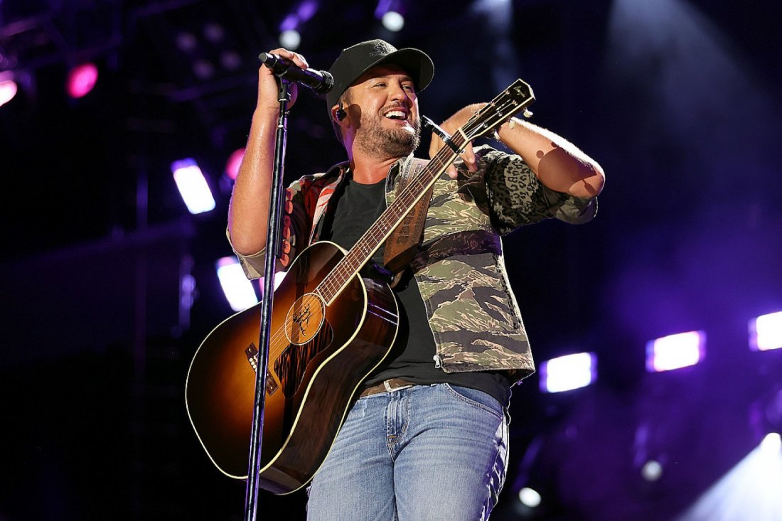 Luke Bryan, Alana Springsteen, Huntergirl & Larry Fleet at Outdoor ...