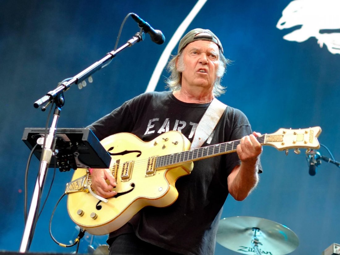 Neil Young & Crazy Horse at Hartford HealthCare Amphitheater, Hartford ...