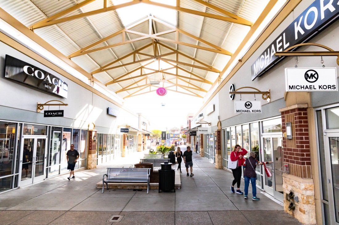 National Outlet Shopping Day™ at Houston Premium Outlets, Houston ...