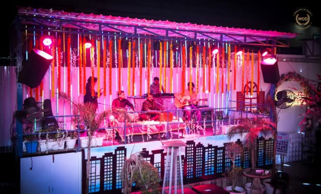 Most Happening Bollywood Night Event in Noida at The Beer Garden , The ...