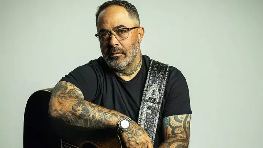 Aaron Lewis and The Stateliners At Avondale Brewing Company ...