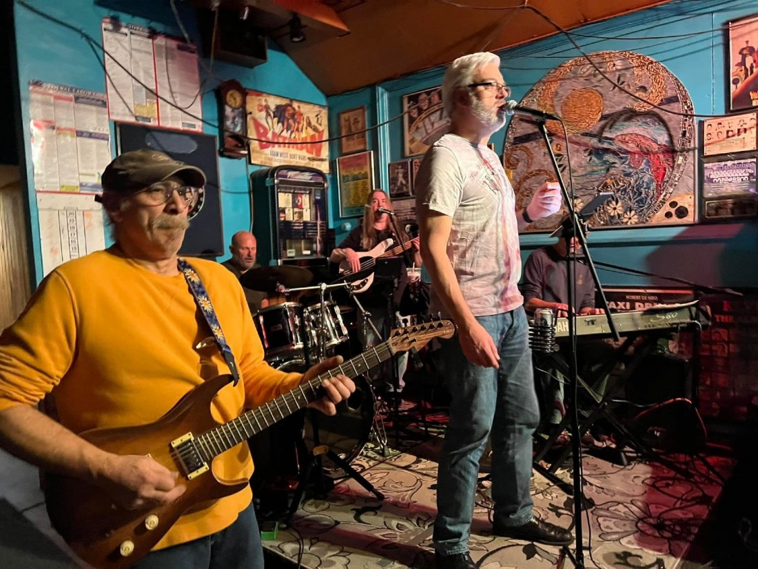 The High-Low Jacks Band play The Its About Time Cocktail Lounge, It's ...