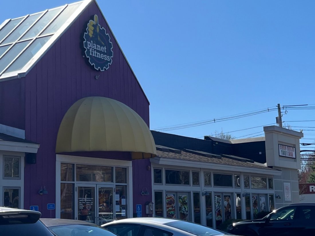 Boston Marathon Cheer Zone in Natick Hosted by Local Planet Fitness and ...